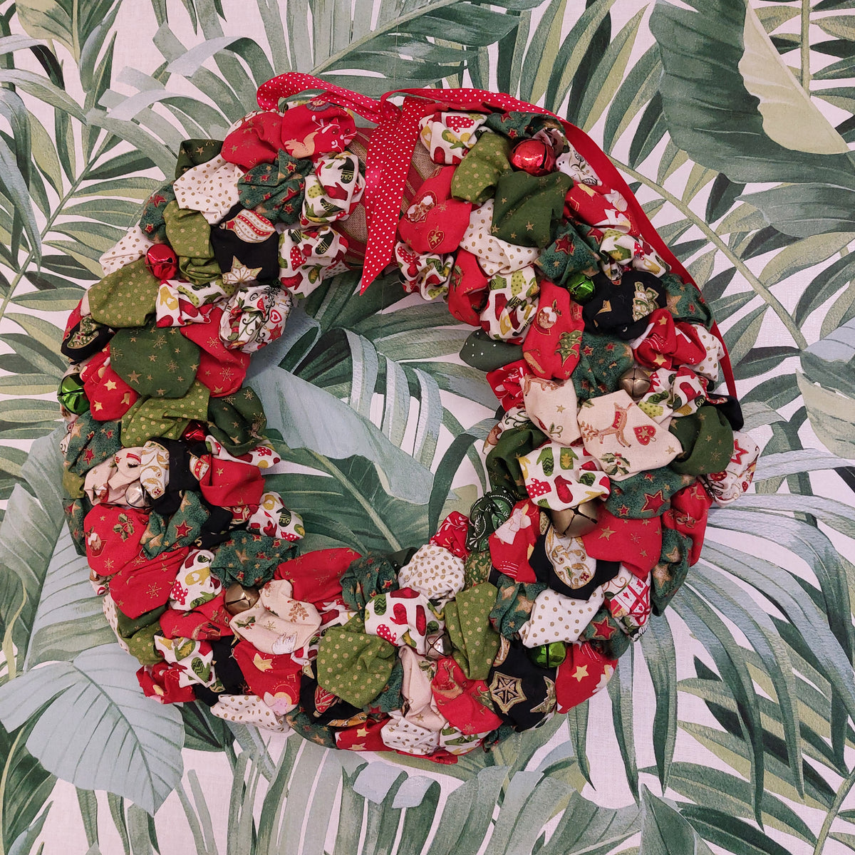 Christmas Fabric Wreath Workshop (No Sewing) – Escape & Create